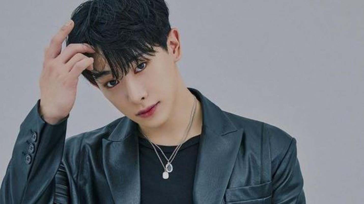 SONG REVIEW: Open Mind – Wonho – KBopped